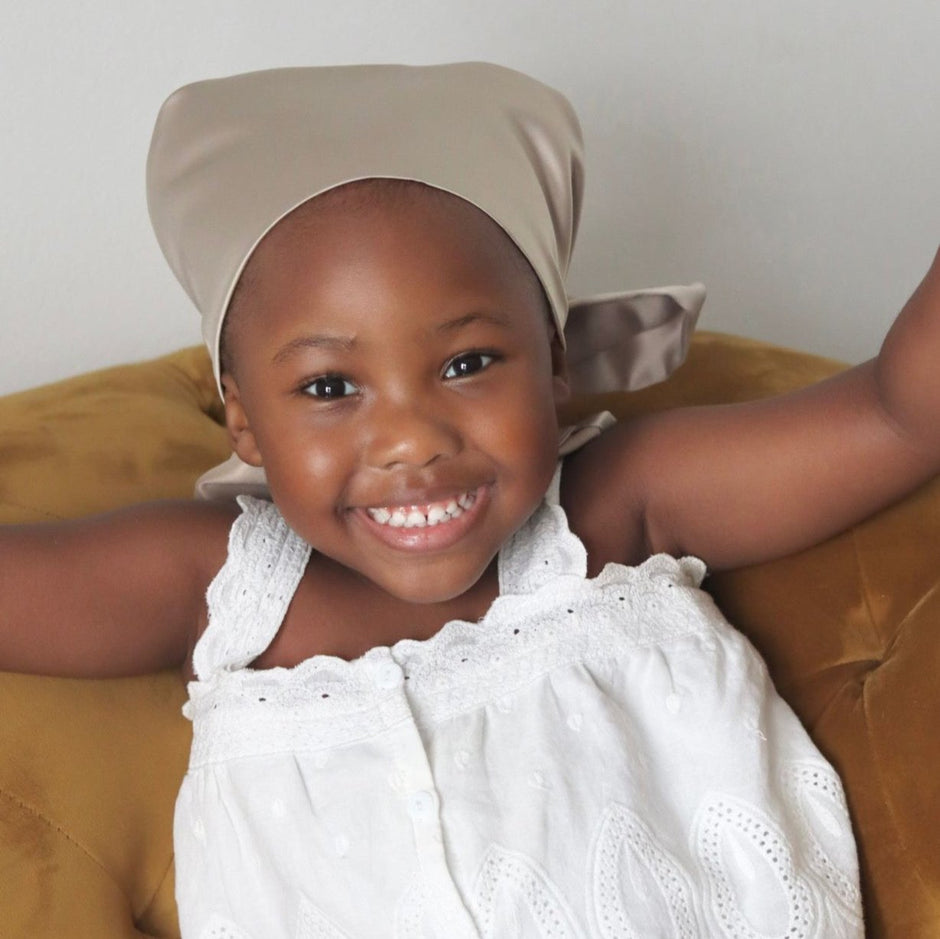 Satin Doeks – LOVE KINKS